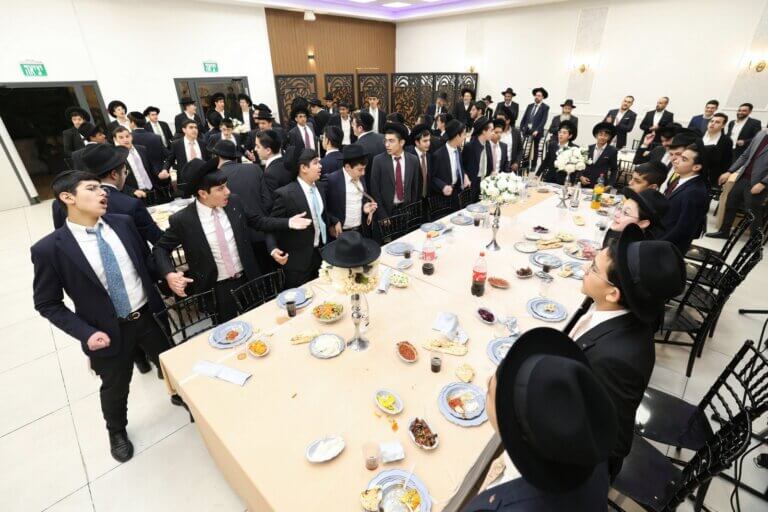 בישיבת דבר שמעון סיימו את הש"ס לע"נ הגר"ש בעדני זצוק"ל כותל המזרח