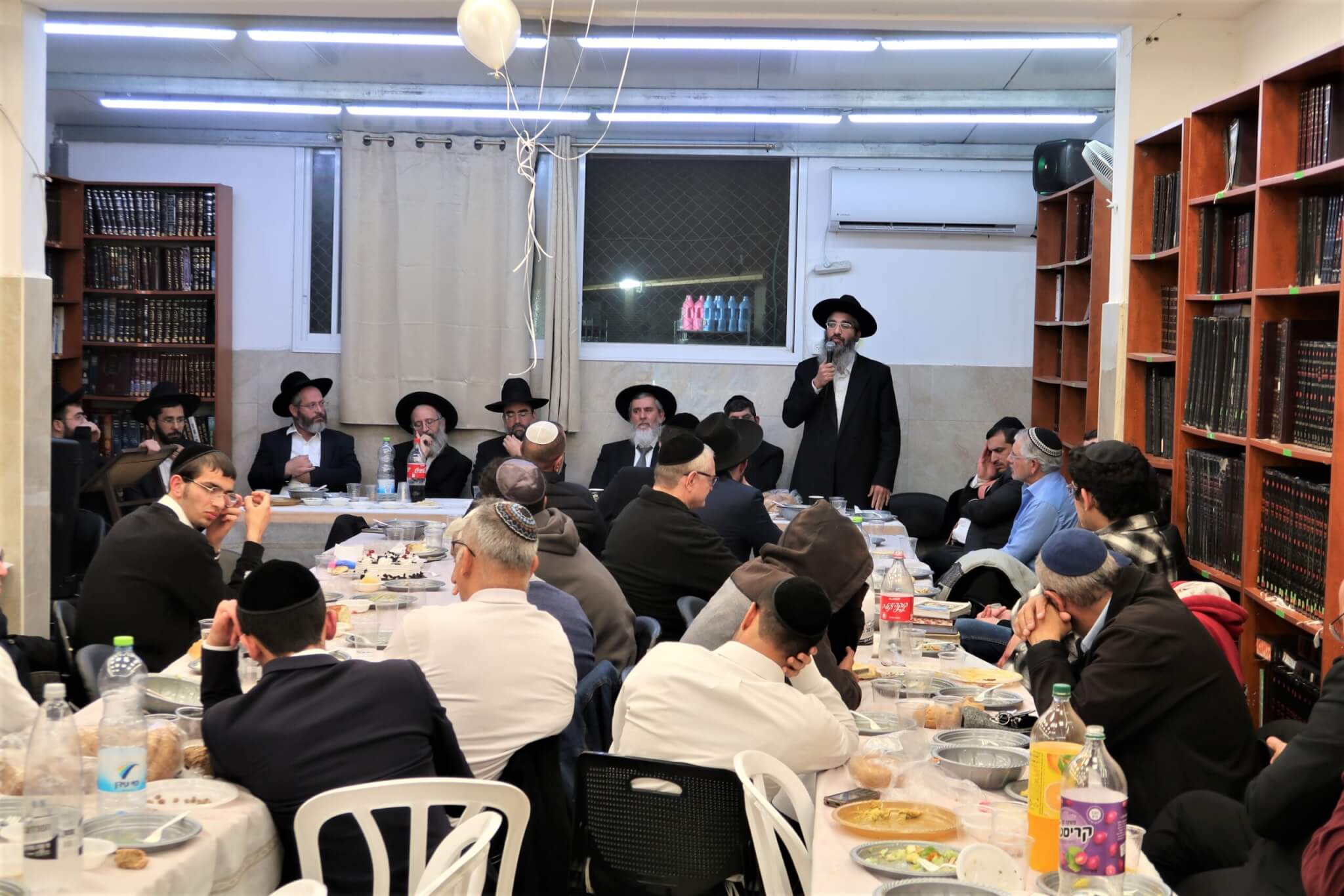 נועם התורה: המבצר הרוחני בלב קדימה-צורן שכובש את לב בני הנוער כותל המזרח