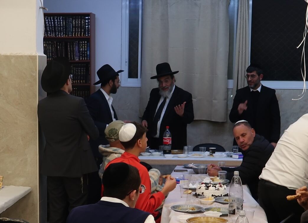 נועם התורה: המבצר הרוחני בלב קדימה-צורן שכובש את לב בני הנוער כותל המזרח