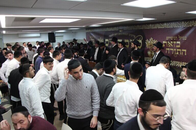 לזכרו של ראש הישיבה: בלב אליהו סיימו את הש"ס במעמד גדולי ישראל כותל המזרח